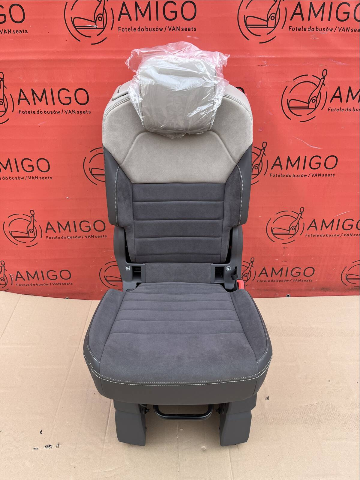 Seat NEW VW Multivan single right 2nd row heated ArtVelours Raven ...